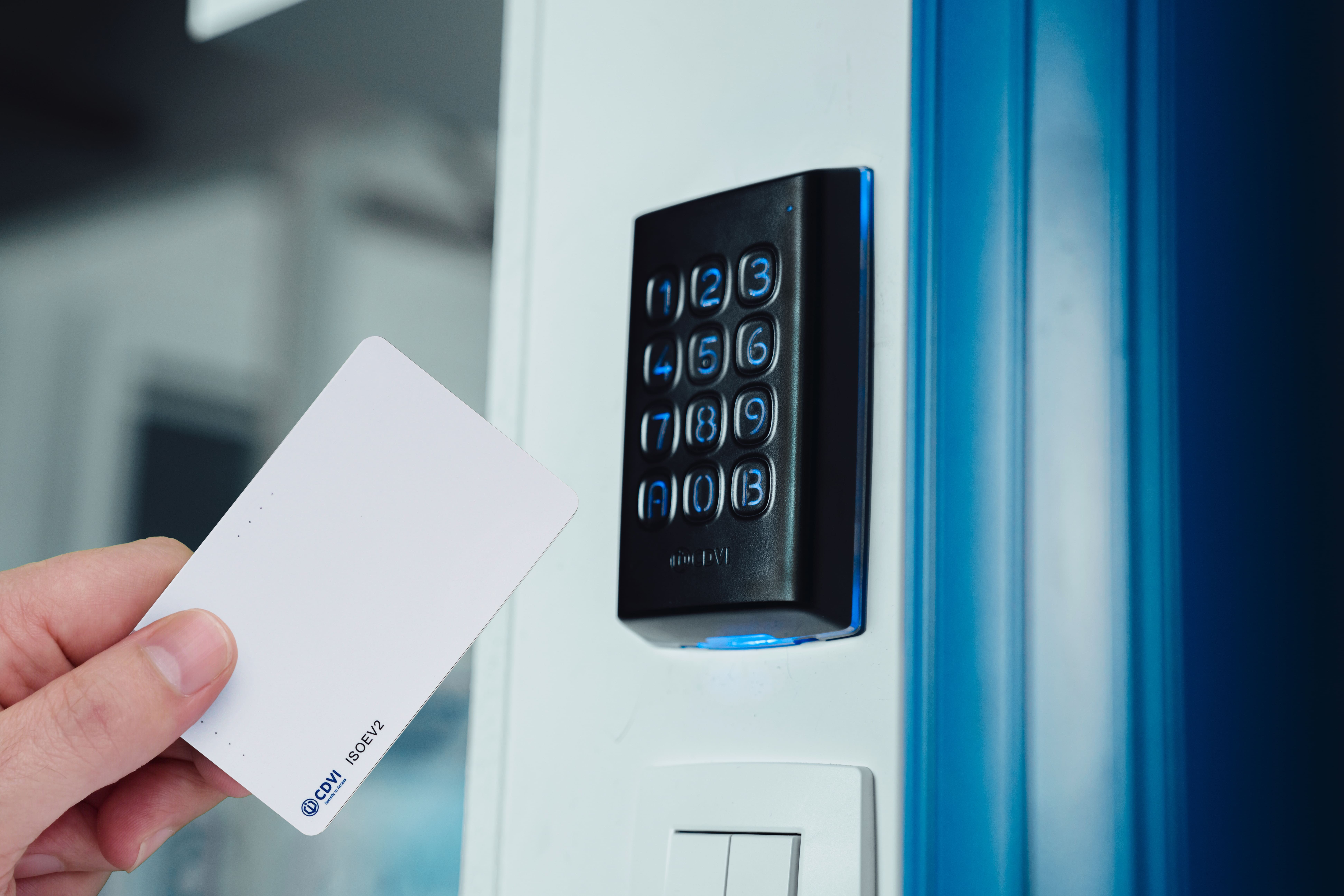Comment fonctionne le contrôle d'accès par badges ? - CDVI France